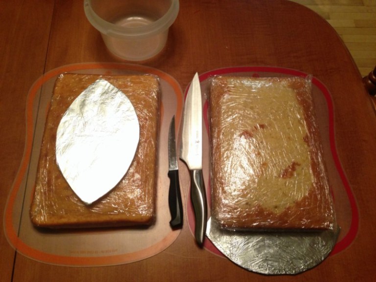 Making a Pitfall: The Lost Expedition cake, day 03 part 2- assembly