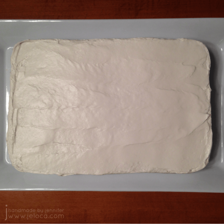 How to Bake a Cake and Prepare it for Decorating