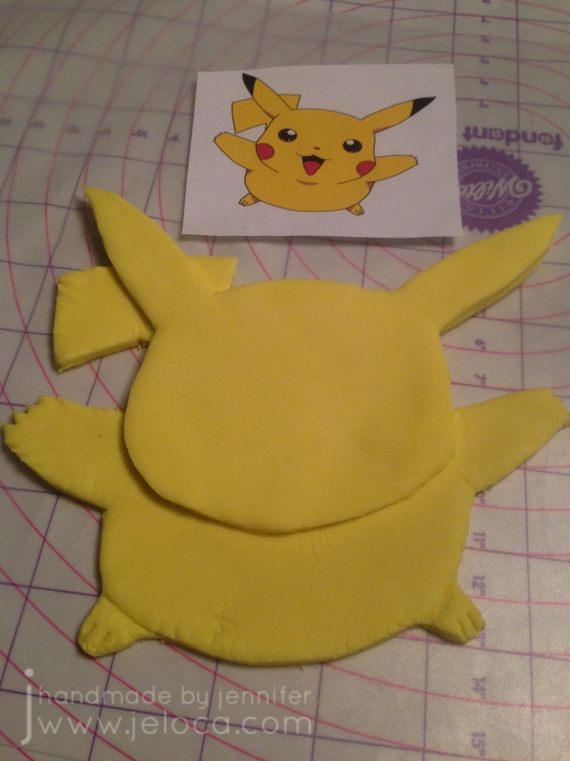 How to: DIY Pikachu Fondant Cake Topper