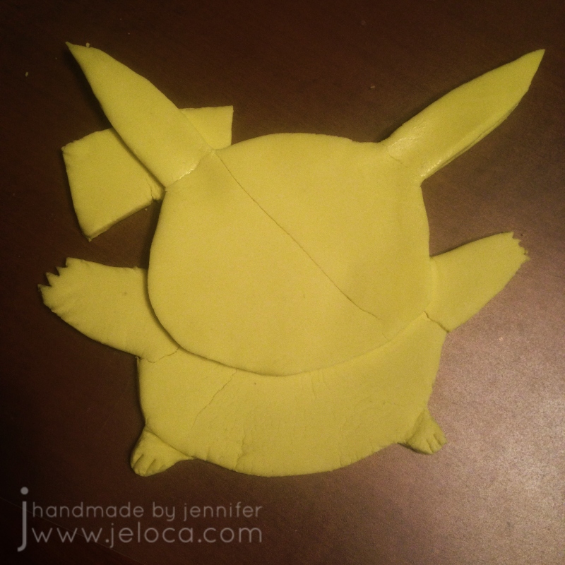 How to: DIY Pikachu Fondant Cake Topper