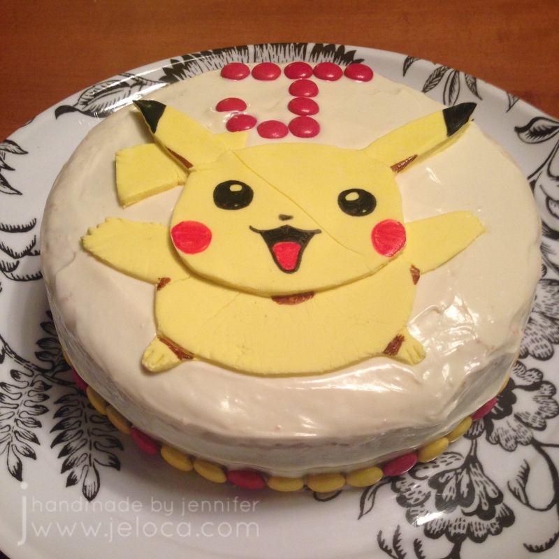 How to: DIY Pikachu Fondant Cake Topper